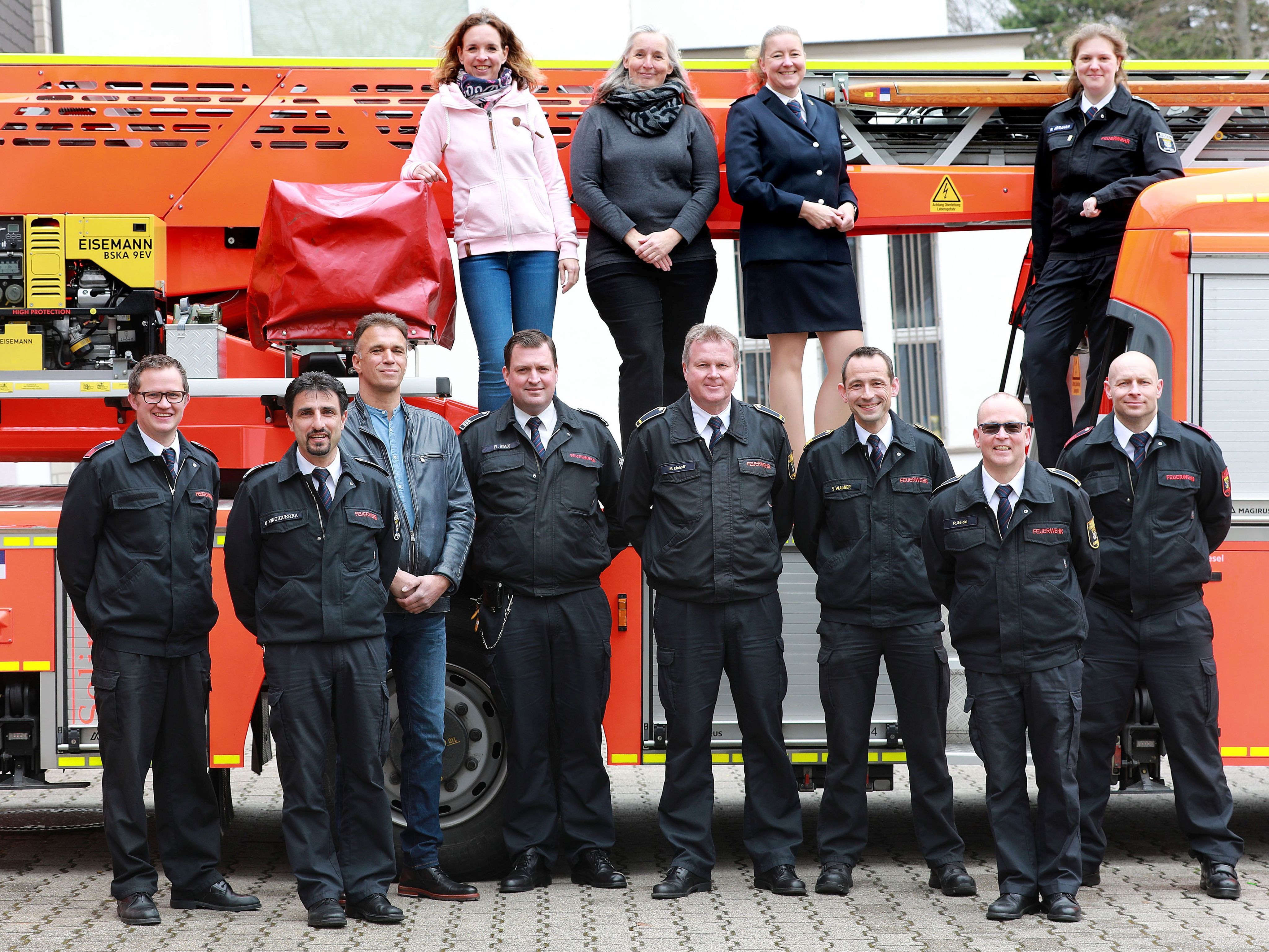 Zu sehen ist das Team der Abteilung 1 der Feuerwehr Solingen